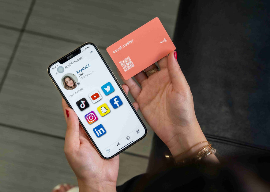 Top Reasons to Switch to a Digital Business Card TODAY – Social Master ...